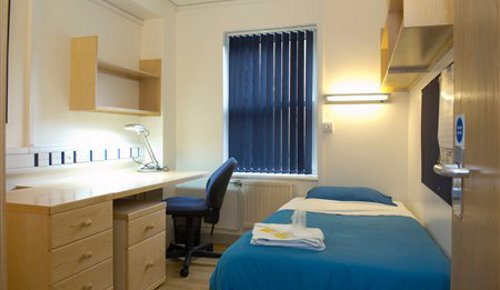 Cheap B&B summer accommodation in Bath | University Rooms